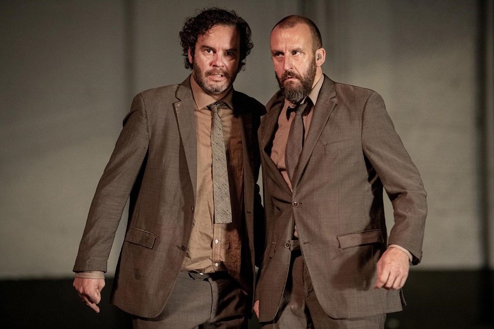 Toneelhuis "Wachten Op Godot" - MUSICA DIVINA | Roel SnellebrandMUSICA ...